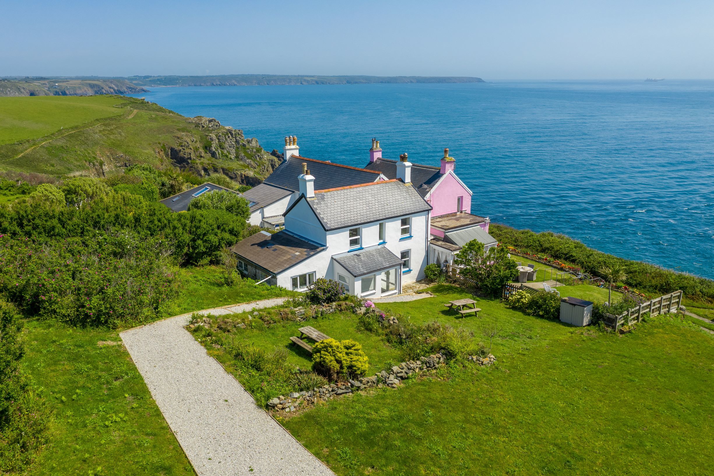 Bass Point Cottage - Holiday Cottage in Helston | Select Cornwall